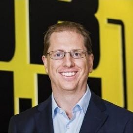 MURRAY SAYS JB HI-FI GROWING TO PLAN