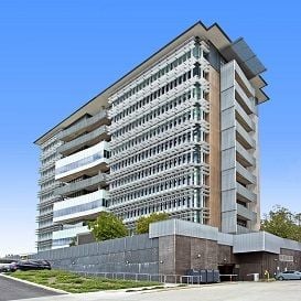 RECEIVERS SELL SPRINGFIELD TOWER FOR $17 MILLION