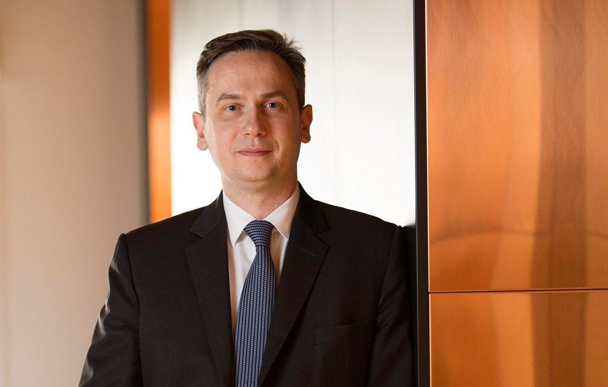 Rio Tinto shareholders vote in protest against remuneration of former CEO