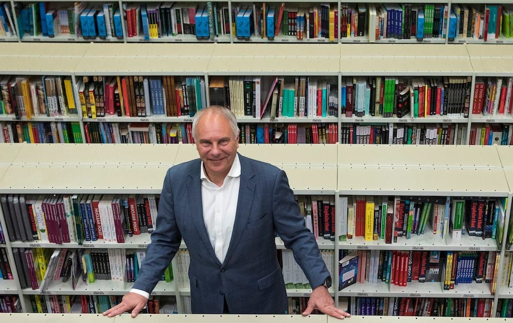 Booktopia CEO Tony Nash resigns after earnings slump