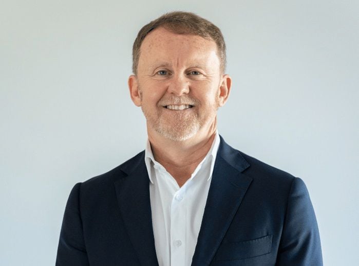 Cash-strapped Carly to merge with Carbar